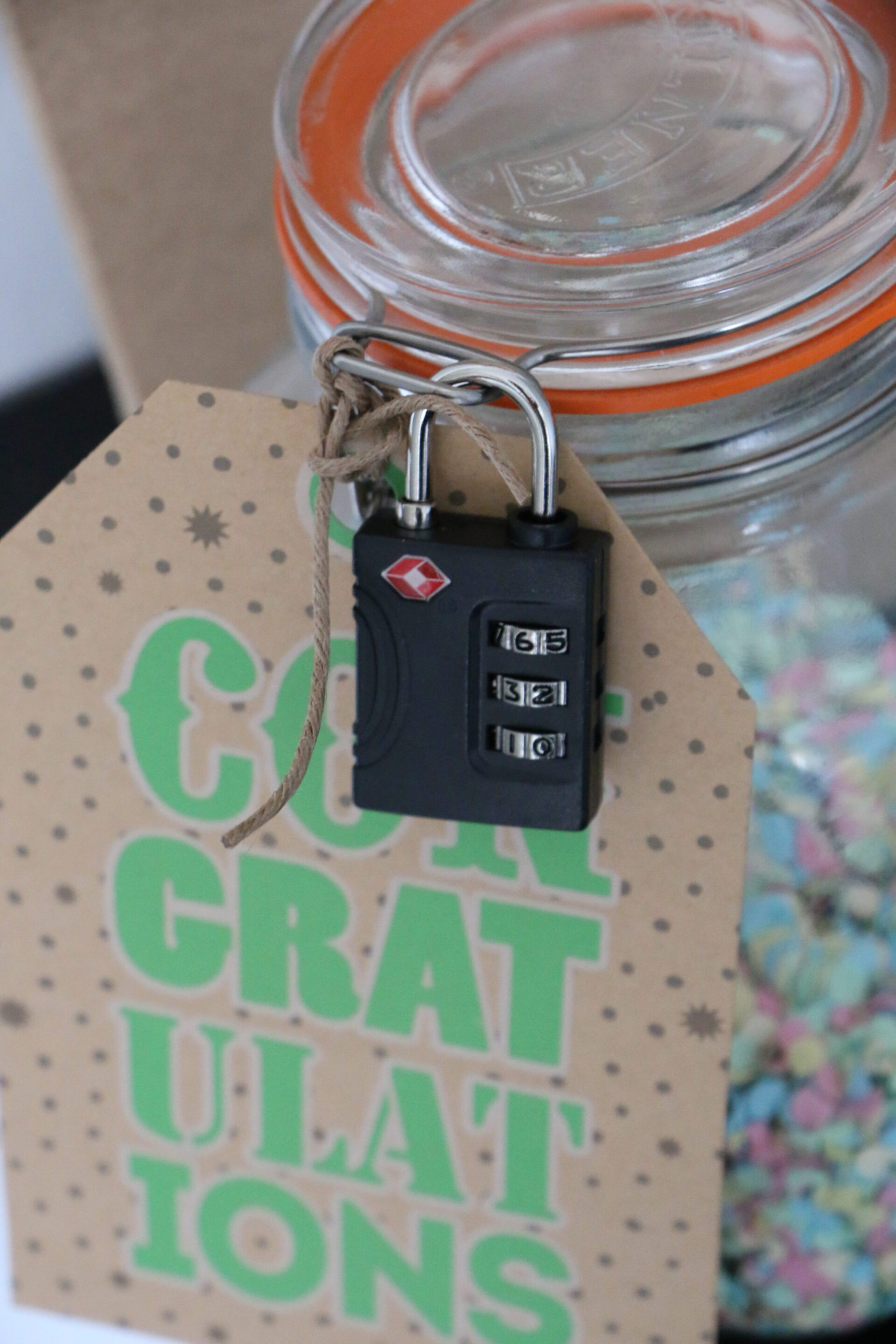 DIY: Een Escape Room in je eigen huis - Up in the Air
